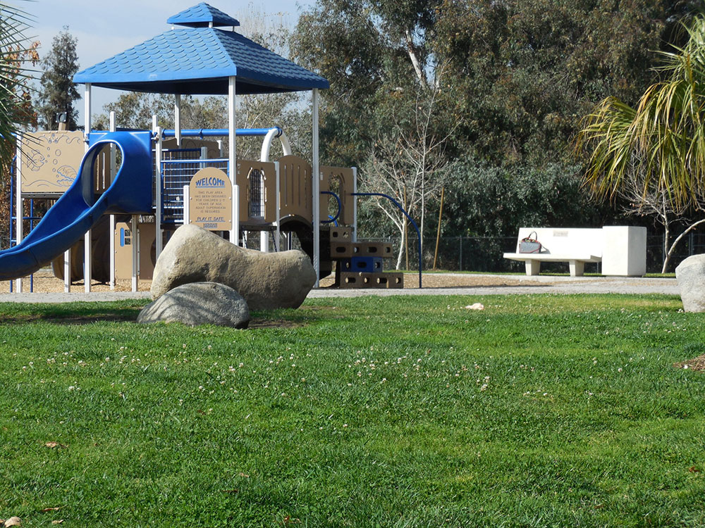 Benches Installed – Pasadena Beautiful Foundation